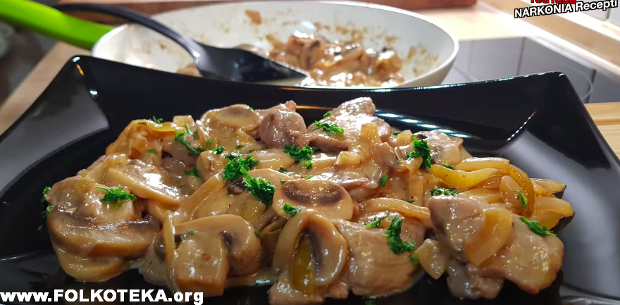 Teleće šnicle u sosu sa pečurkama VIDEO RECEPT