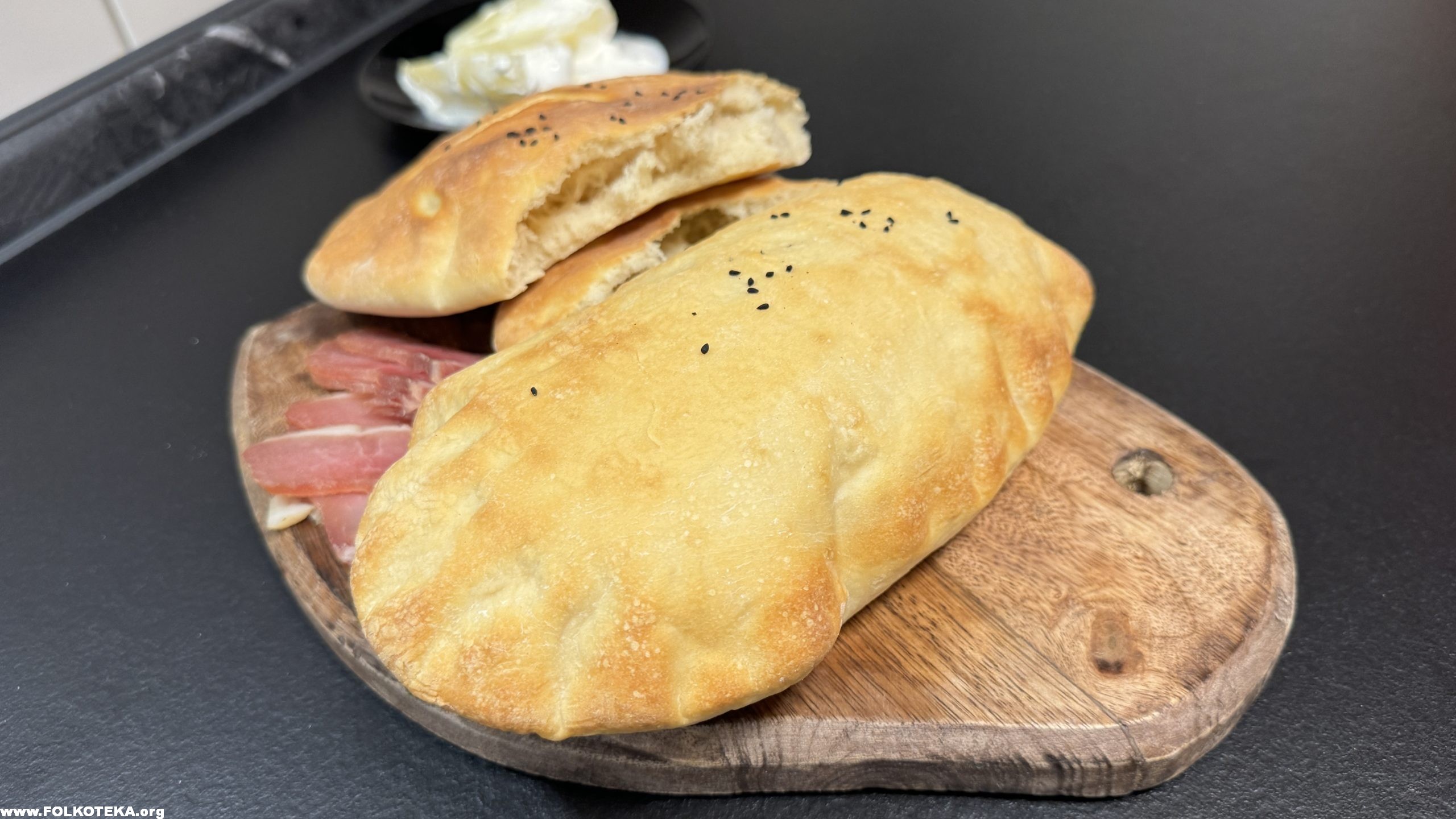 Domaće lepinje (somuni pitaljke) VIDEO RECEPT kako napraviti